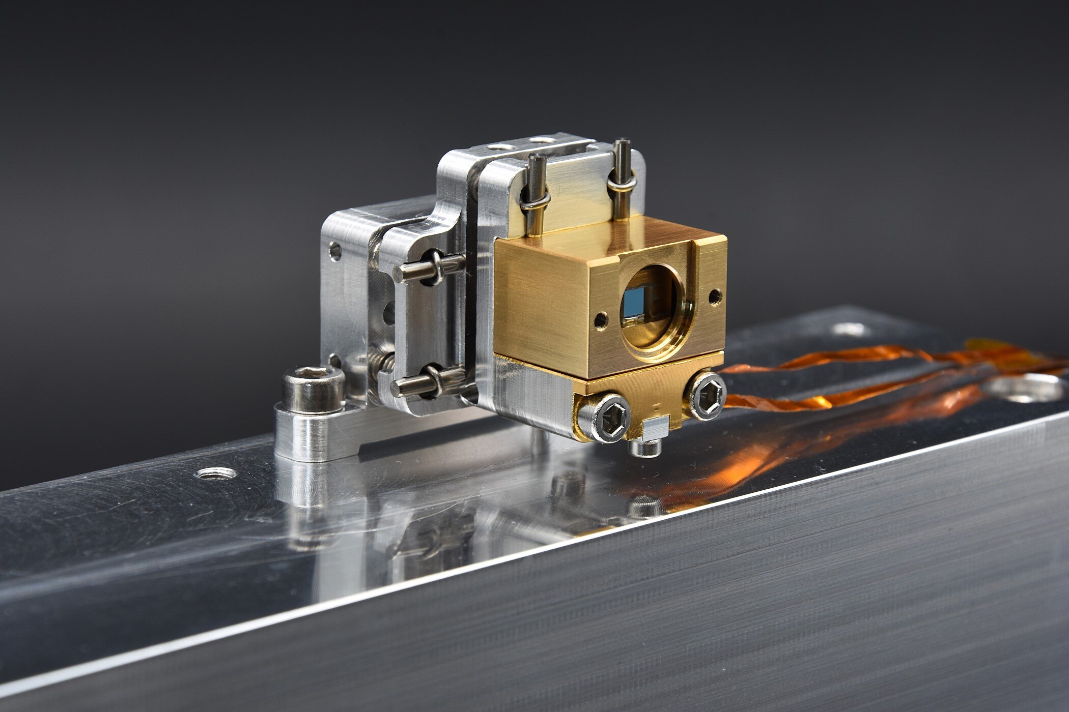 PHOTONICPARTS - Products - Conversion Crystal Modules